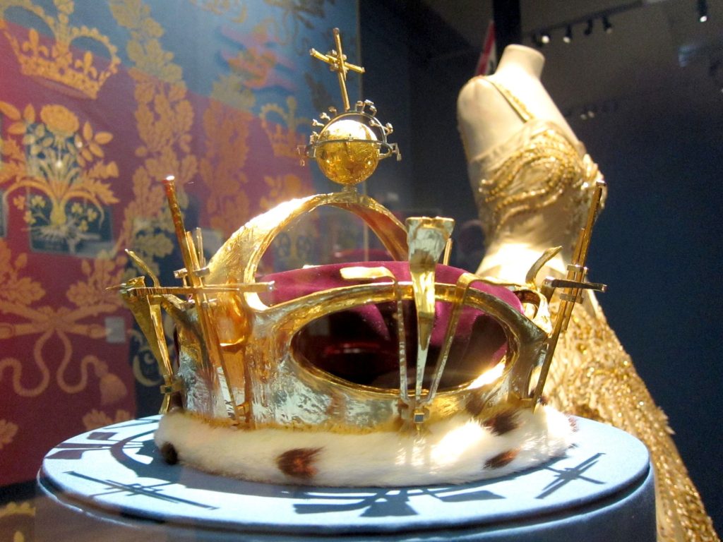 Top 10 Most Expensive Royal Crown In The World 2025 – TINA MAGAZINE